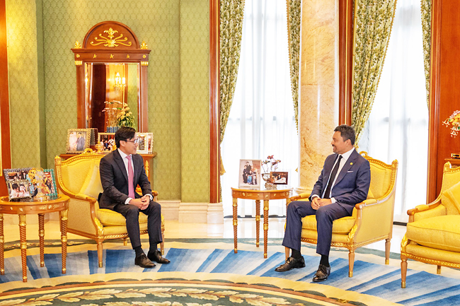 Deputy Sultan of Brunei Receives Outgoing Cambodian Ambassador in ... Deputy Sultan of Brunei Receives Outgoing Cambodian Ambassador in ...